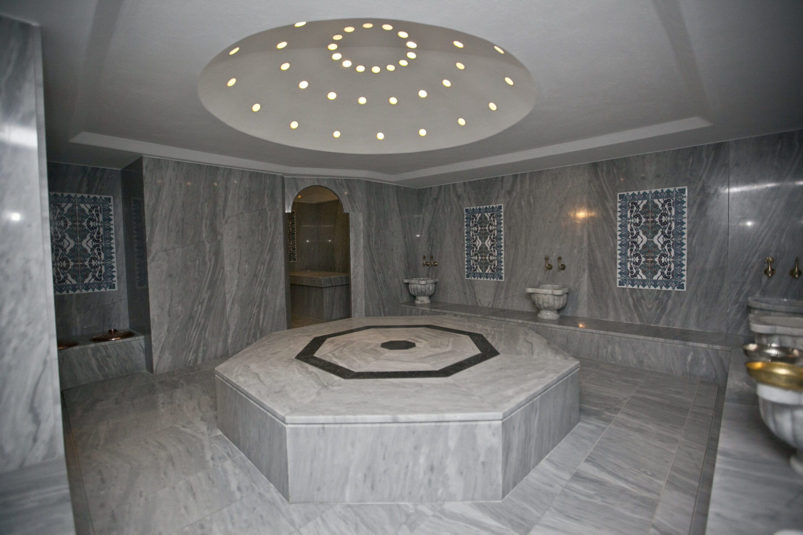 Polis Hammam- Polis Loutron (Kalamaria) - Bon Flâneur